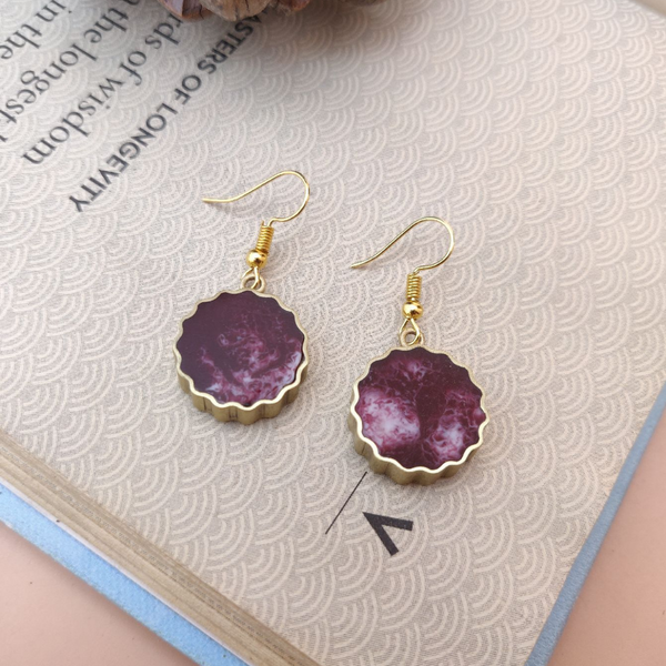 Maroon Resin Drops – Mohhmaya